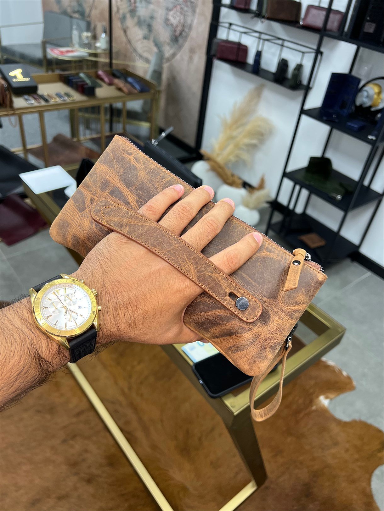 BROK – TouchLeather